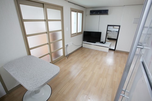 Jeju Yeongsung Motel - Jeju-si