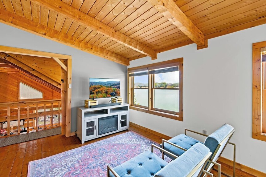 Serene Douglas Lake Cabin W Private Dock + Views! - Sevierville, TN