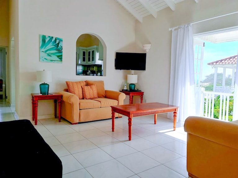 Silver Sands Beachfront Condo, Shared Patio - Bar & Bbq, Indoor & Outdoor Dining - Barbade
