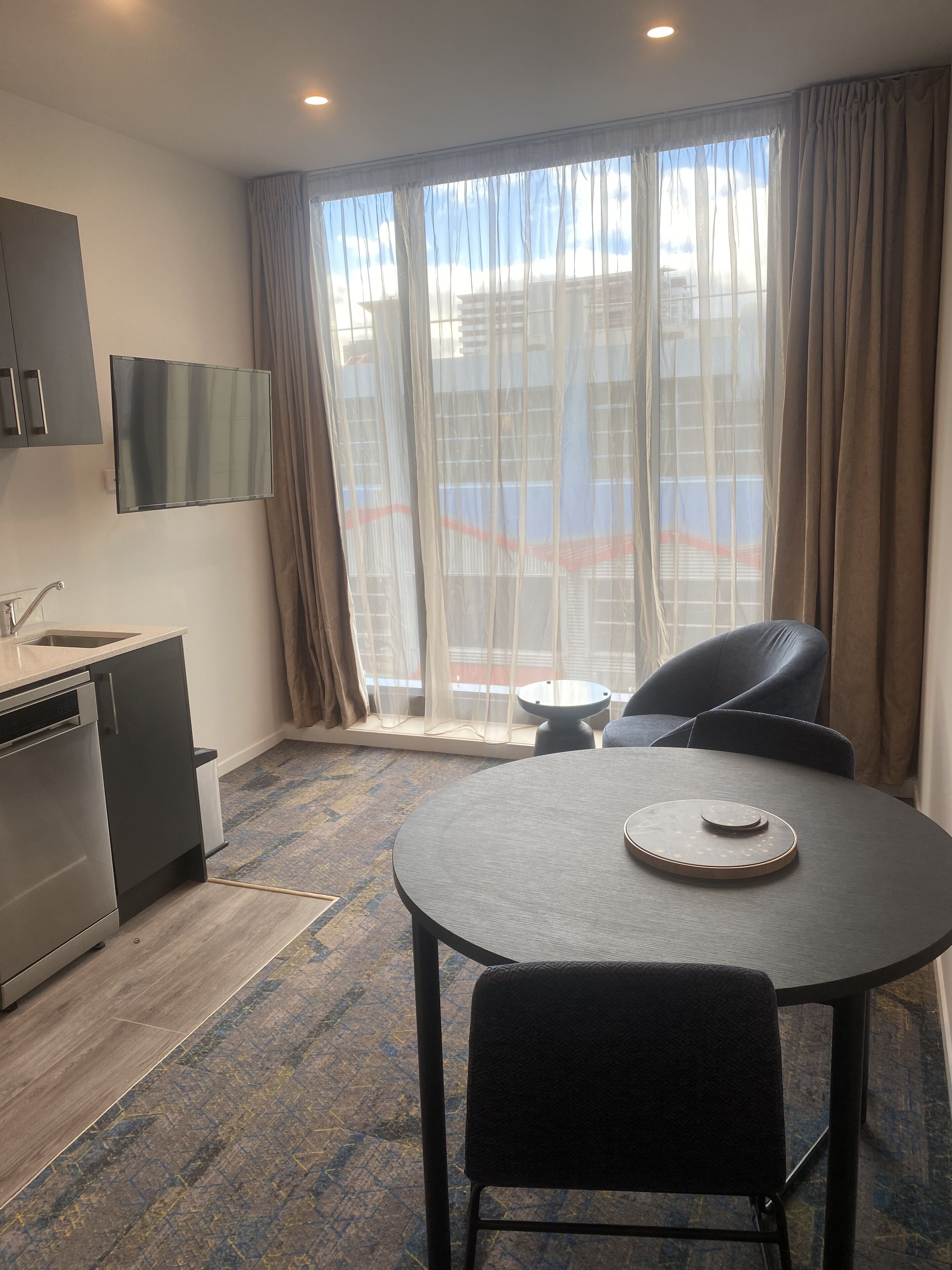 Estúdio (King) | Sala de estar | TV de ecrã plano 