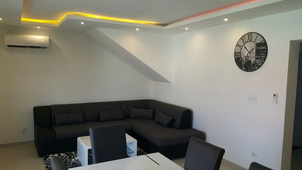 Villa Adria Ii, Apartment B1, With 2 Swimming Pools - Pag