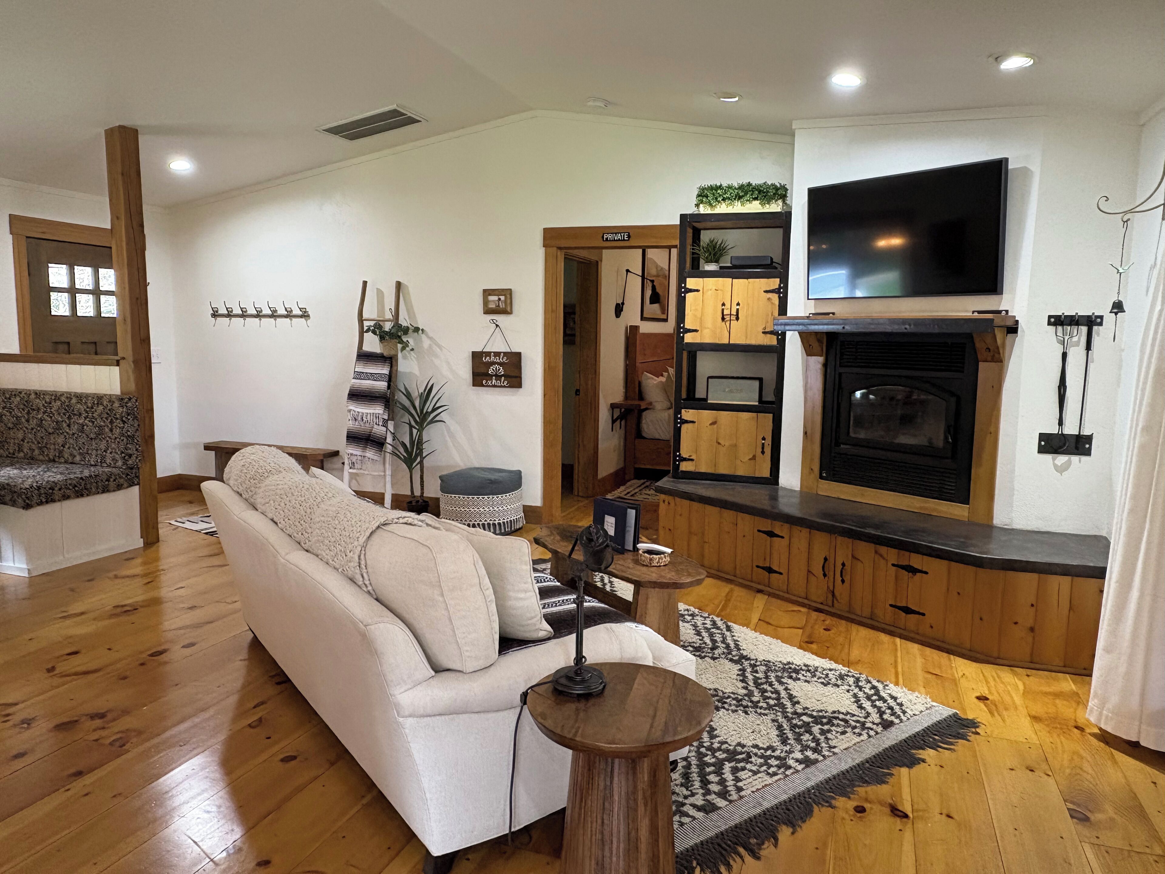 Cozy Adult Retreat Cabin - North Bend, WA