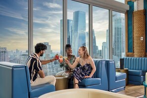 Serve almoços e jantares 