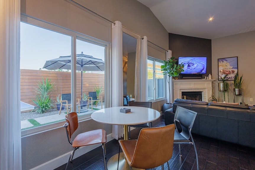 Private Home In N Scottsdale, Backyard Oasis + Built-in Bbq! - Phoenix, AZ