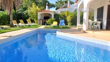 Casa | Piscina | Piscina interna, piscina externa