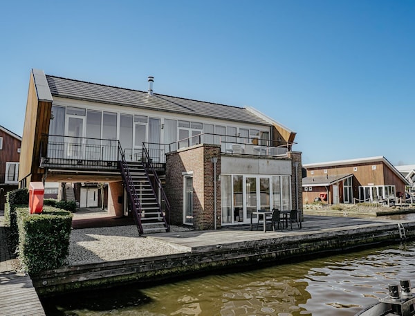 Penthouse With Lake Views - Heemskerk