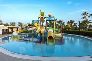 Piscina interior, piscina exterior 