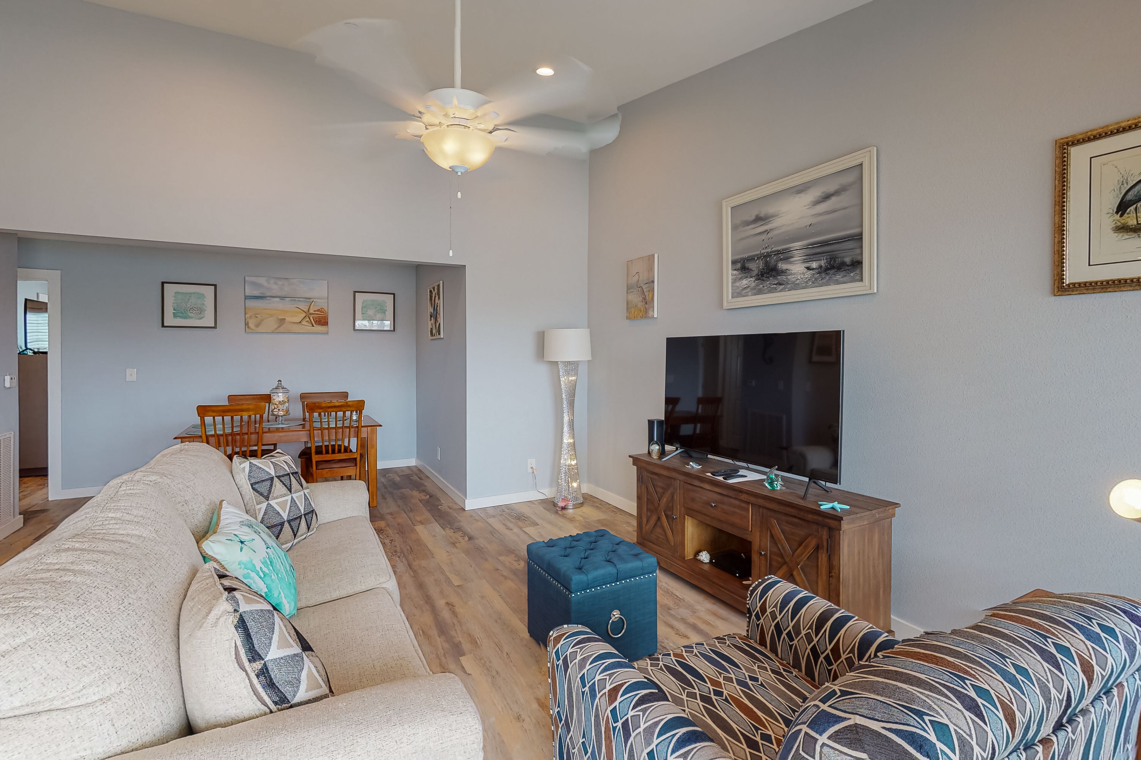 Second Floor Condo, Shared Pool And Hot Tub - Port Aransas, TX