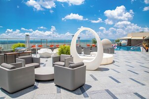 Piscina externa sazonal