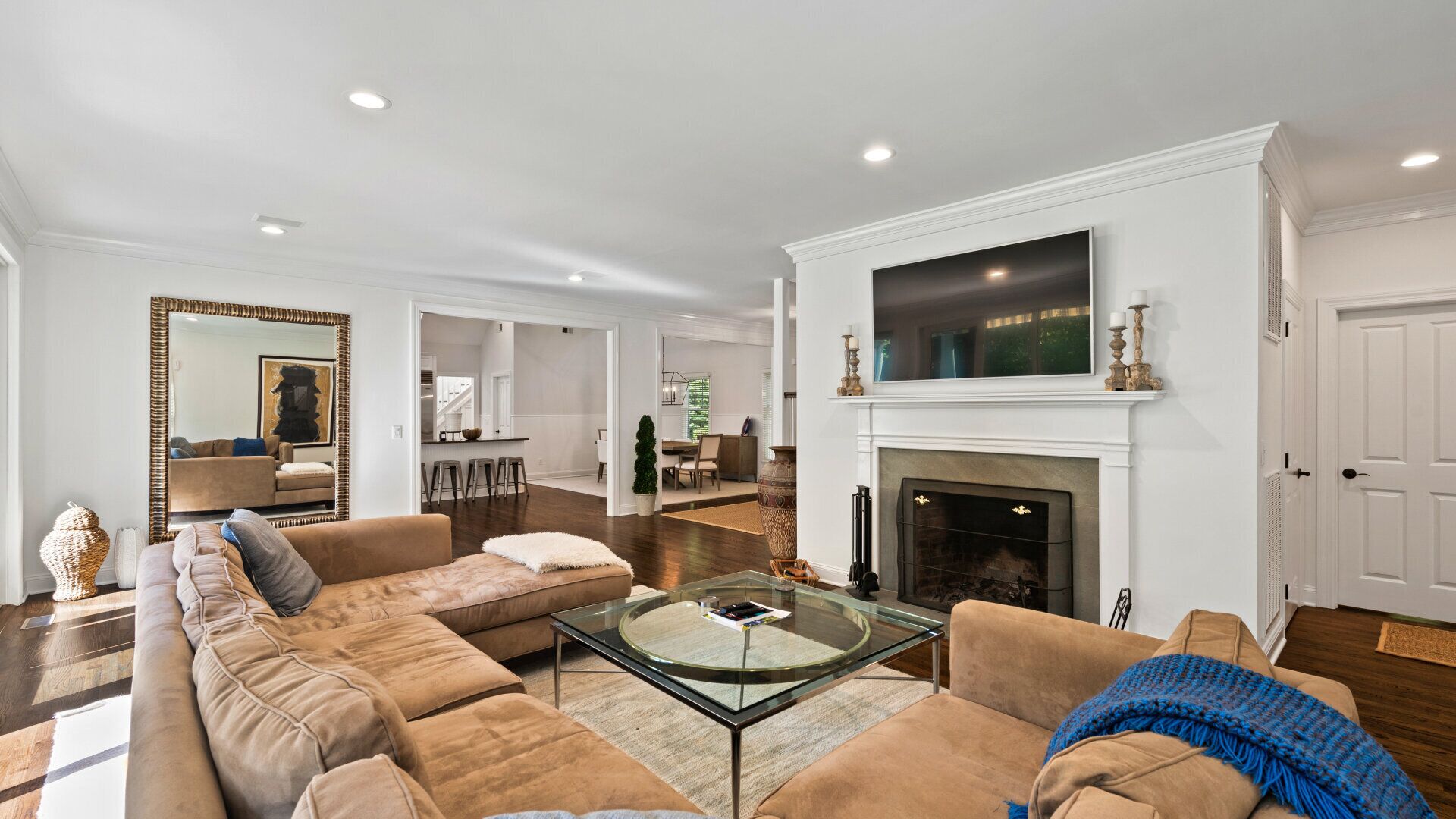 Traditional-style Home With A Private Pool, Open-floor Living Areas, Four... - Sag Harbor, NY