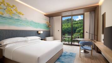 Quarto Deluxe, 1 cama queen-size, varanda | 1 quarto, edredões de penas, cofre no quarto, secretária