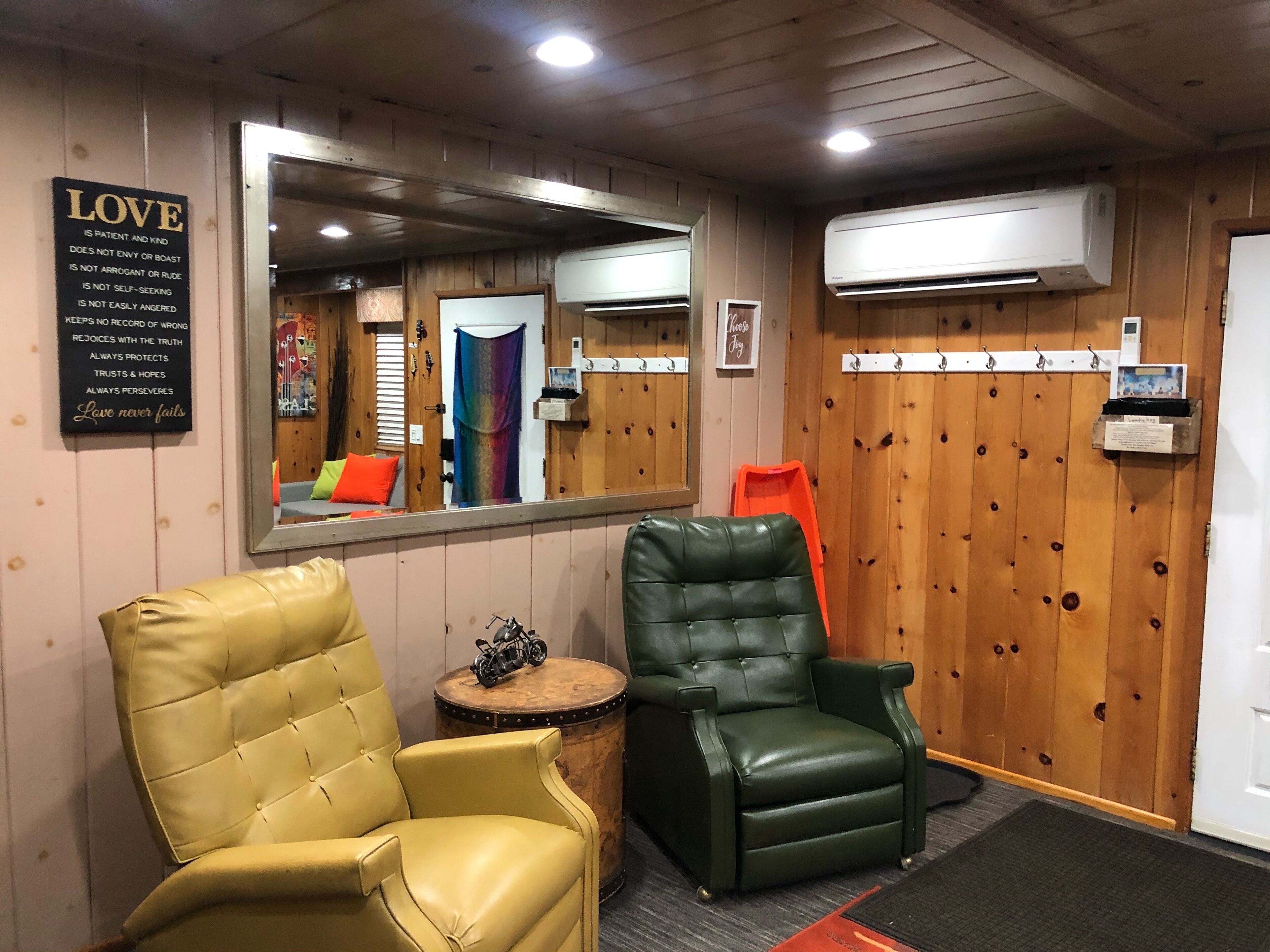 Fresh Air Cabin Hike  Rest  Refresh Sleeps 8 - Wrightwood, CA