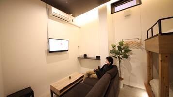 Quarto Quádruplo Comfort, não fumadores (4 Single Beds) | Wi-fi grátis, roupa de cama fornecida