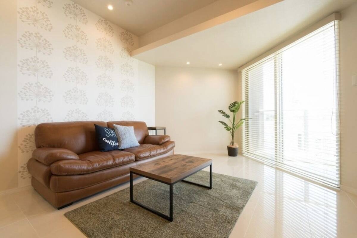 Quarto, não fumadores (Grand blue 206) | Sala de estar | Televisor de ecrã plano de 42 polegadas com canais digitais, televisor