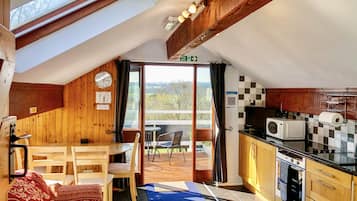 Casa de Campo | Cozinha privada | Um frigorífico, utensílios de cozinha