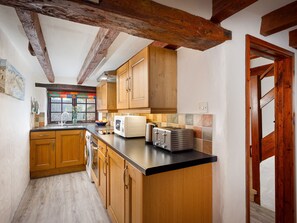 Casa de Campo | Cozinha privada | Um frigorífico, uma máquina de lavar louça, uma chaleira elétrica 