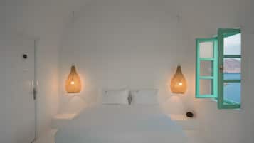 Suite with Panoramic Caldera View | 1 quarto, frigobar, cofres nos quartos, individualmente decorados