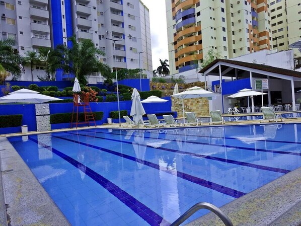5 piscinas exteriores 