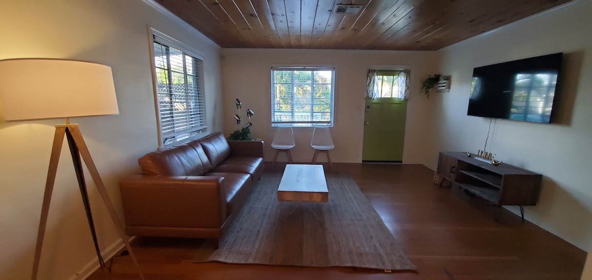 Lit's Keywest Home - Near The Beach, Marina, & More! - Riviera Beach, FL