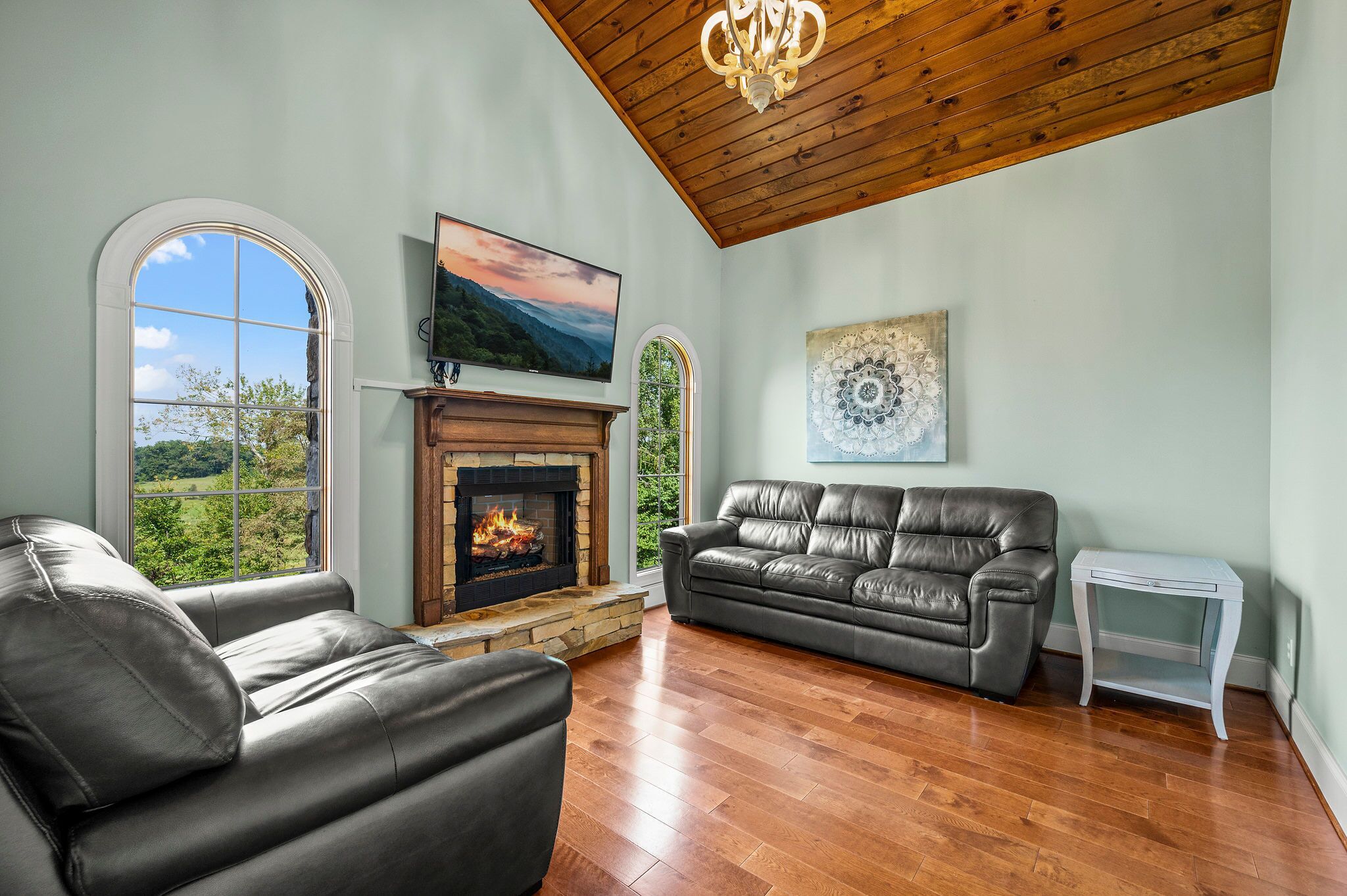 4 King Beds! Private, Heated Pool! Theater Room! Game Room! Bunks!! - Dandridge, TN