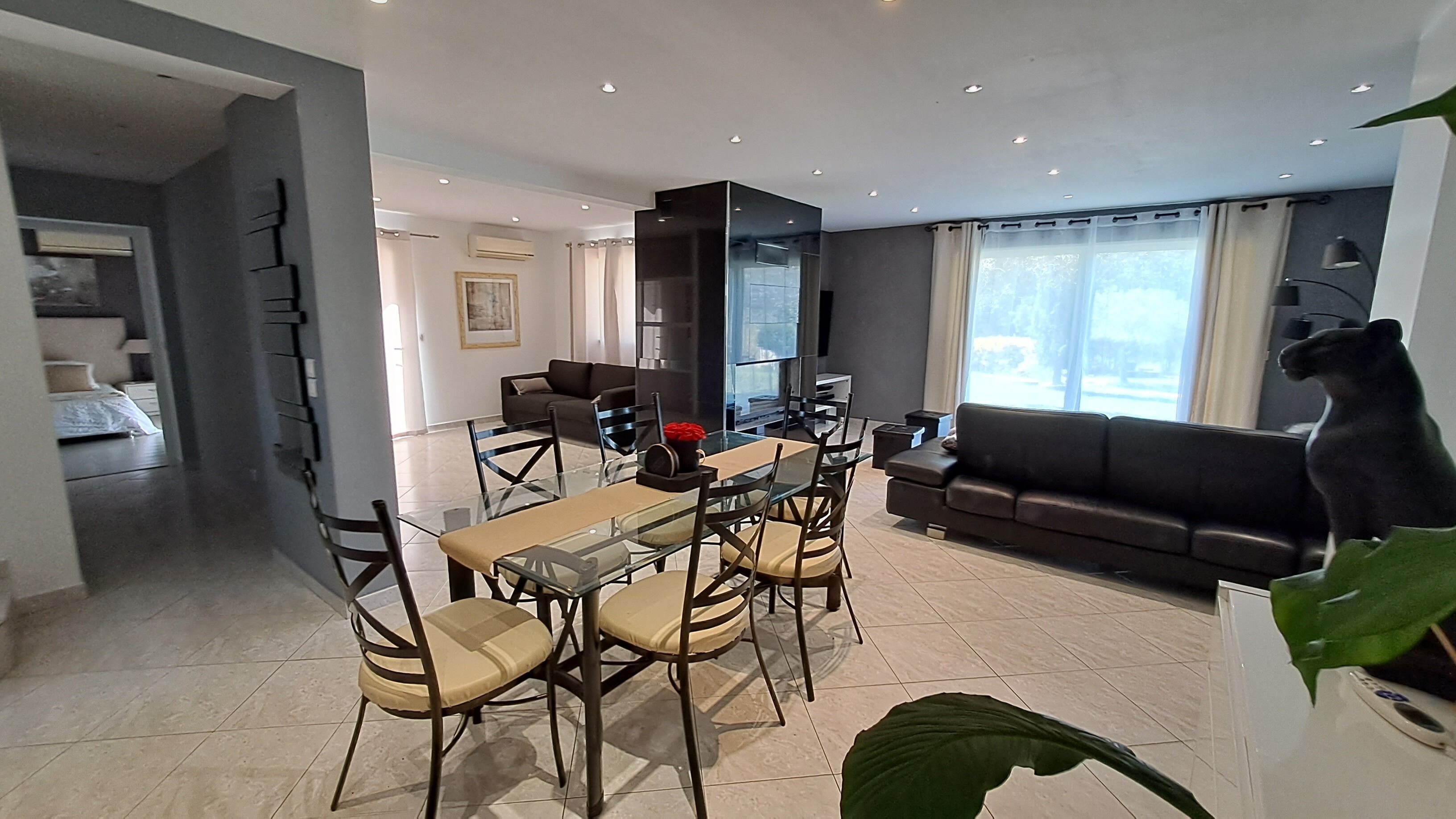 Beautiful Air-conditioned Villa With Jacuzzi Pool, Large, Quiet Property With Trees. - Belgodère