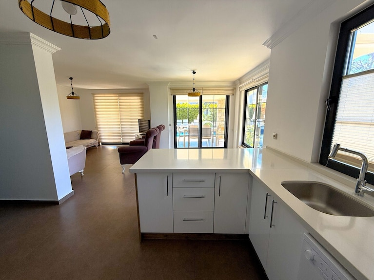 New Built Beautiful 3 Bedroom Private Pool Villa In Dalyan Center Gulpinar Area! - Denizli