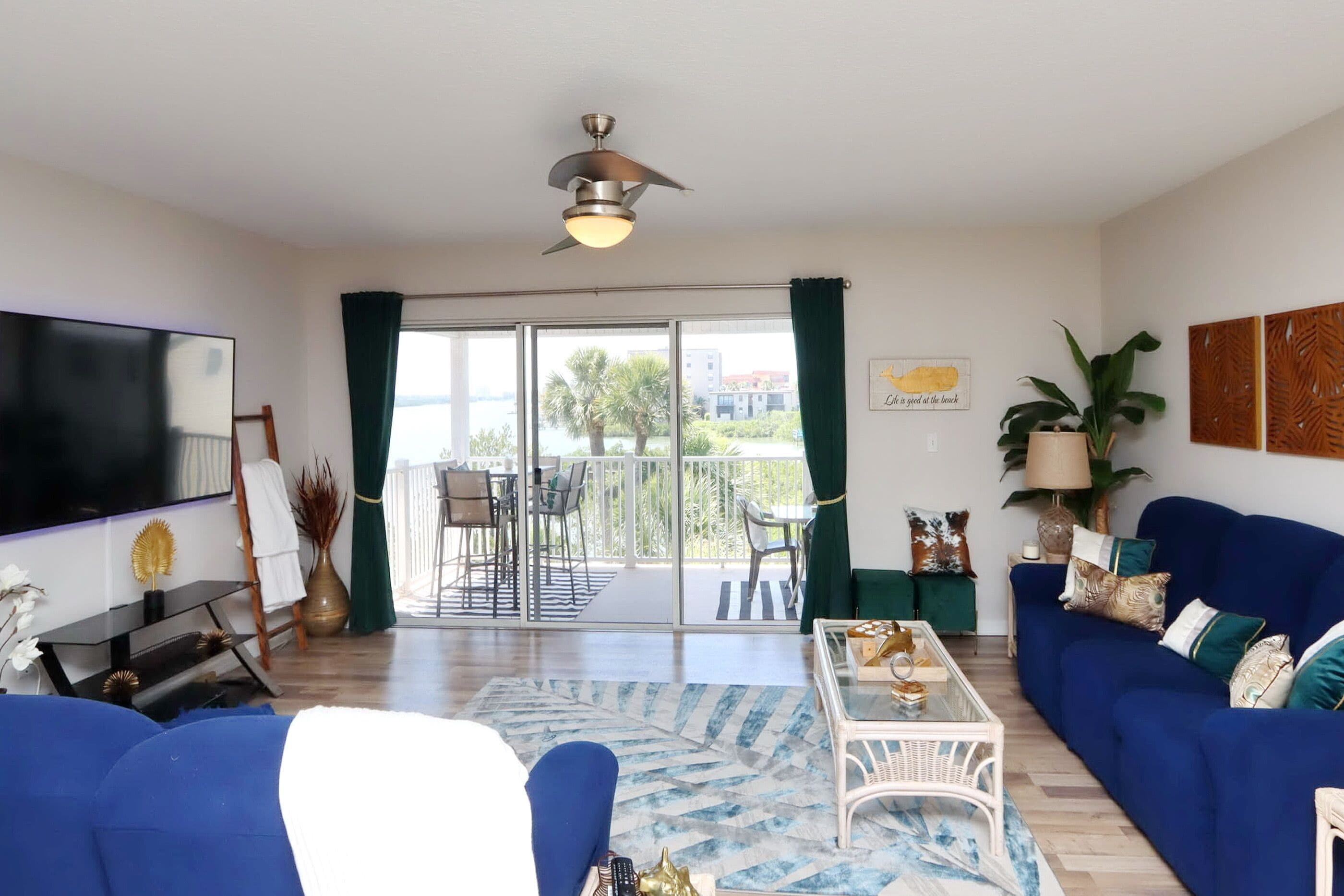 Captain's Cove Waterfront Condo With Shared Heated Pool - Indian Shores, FL