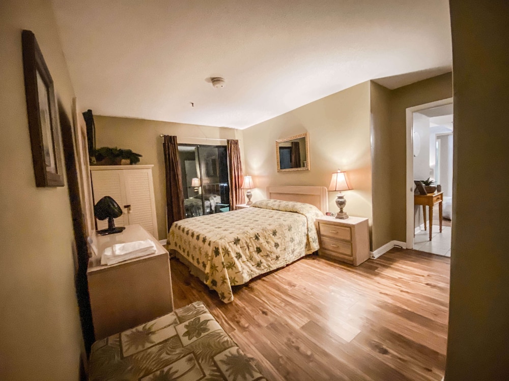 Family Friendly Oceanfront Resort/heated Indoor & Outdoor Pools/bar And Grill. - Surfside Beach, SC