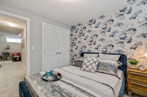 Beautiful Secondary Suite Close To Airport - Calgary