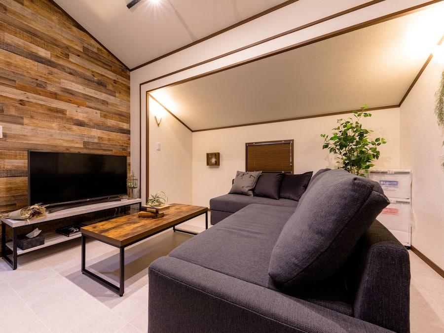 Casa, para não fumantes | Sala de estar | TV de tela plana, Netflix, serviços de streaming