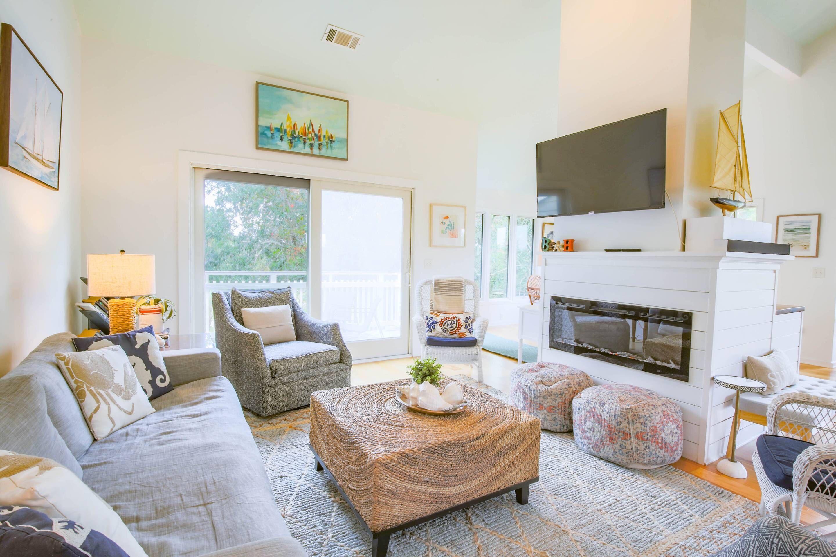 2 Minute Walk To Beach; Access To Community Pool And Pickle Ball, Basketball & Tennis Courts - Isle of Palms, SC