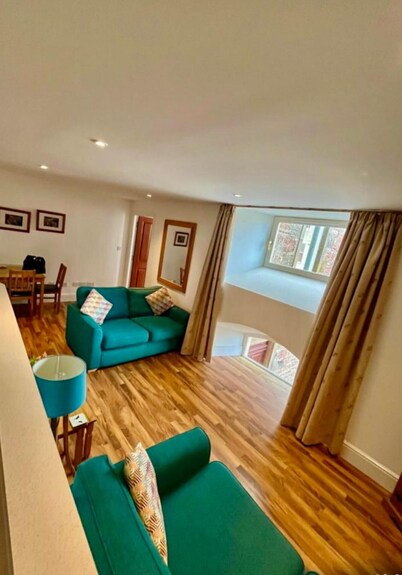 Stunning Spacious Apartment on River Ness