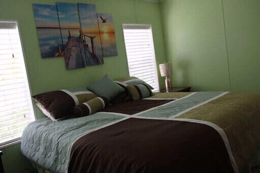 Redneck Riviera ,Fishing Relaxing Paradise On Canal , Very Close To Locks - Florida