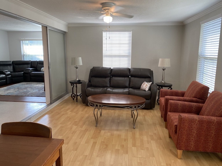 Spacious 3/2 On Large Canal To Beautiful Crooked Lake, Great For Seasonal Rental - Lake Wales, FL