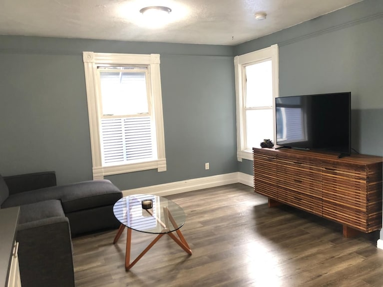 Lovely 4 Bedroom Home With A Patio - Piedmont, CA