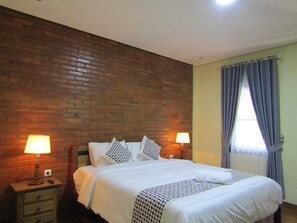 Quarto superior | Escrivaninha