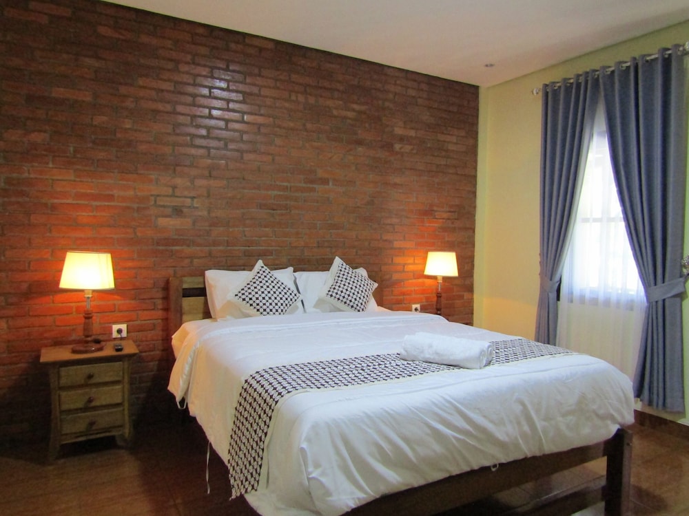 Nia Maretta House Syariah - Borobudur