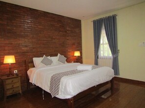 Quarto superior | Escrivaninha