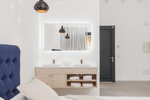 Quarto Superior, terraço | Roupa de alta qualidade, camas de colchão viscoelástico, minibar 