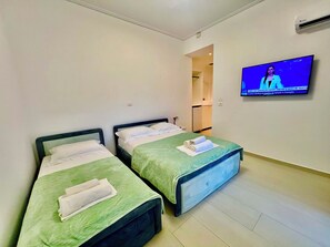 Secretária, quartos insonorizados, Wi-fi grátis 