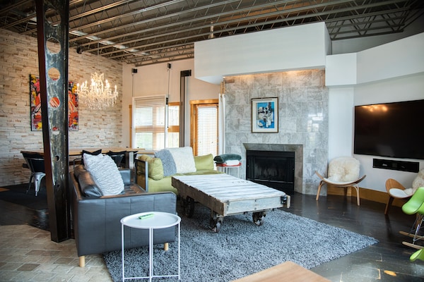 The Y @Keystone4br 3.5ba Eclectic/spacious Getaway No Cleaning Fee - Keystone at the Crossing - Indianapolis