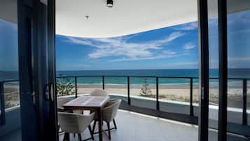 Apartamento, 2 quartos, de frente para o oceano (High Floor) | Terraço/pátio