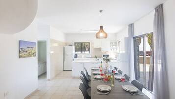 Villa, 4 quartos, piscina privativa, vista para o oceano | Sala de jantar