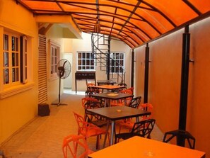 Quarto, 1 quarto, acessível, fumadores | Restaurantes