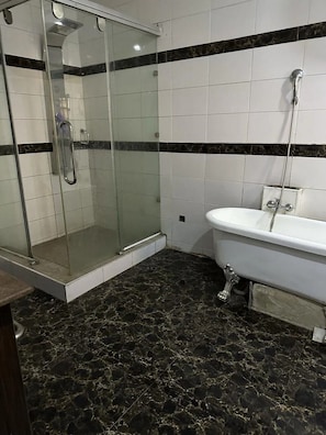 Quarto, 1 quarto, acessível, fumadores | Casa de banho