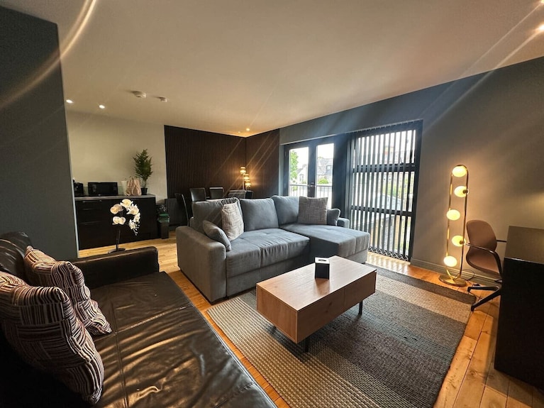 Superb Modern 1 Bedroom Apt | Cocoon Dbl Sofa Bed - Cardiff