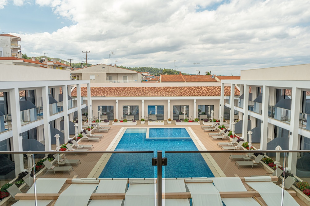 Mirror Hotel - Halkidiki