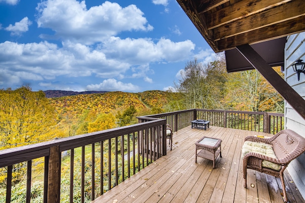 Appalachian Arcade! View! 4500 Ft High! Huge 3br House! Fiber Wifi, Wd, A\/c! - North Carolina