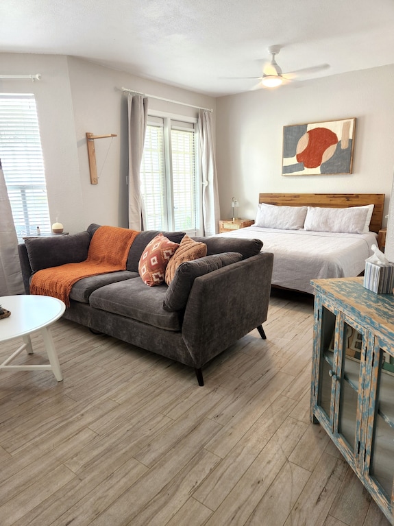 Newly Remodeled Beach Condo Walking Distance To The Beach (Pet Friendly) - North Padre Island, TX