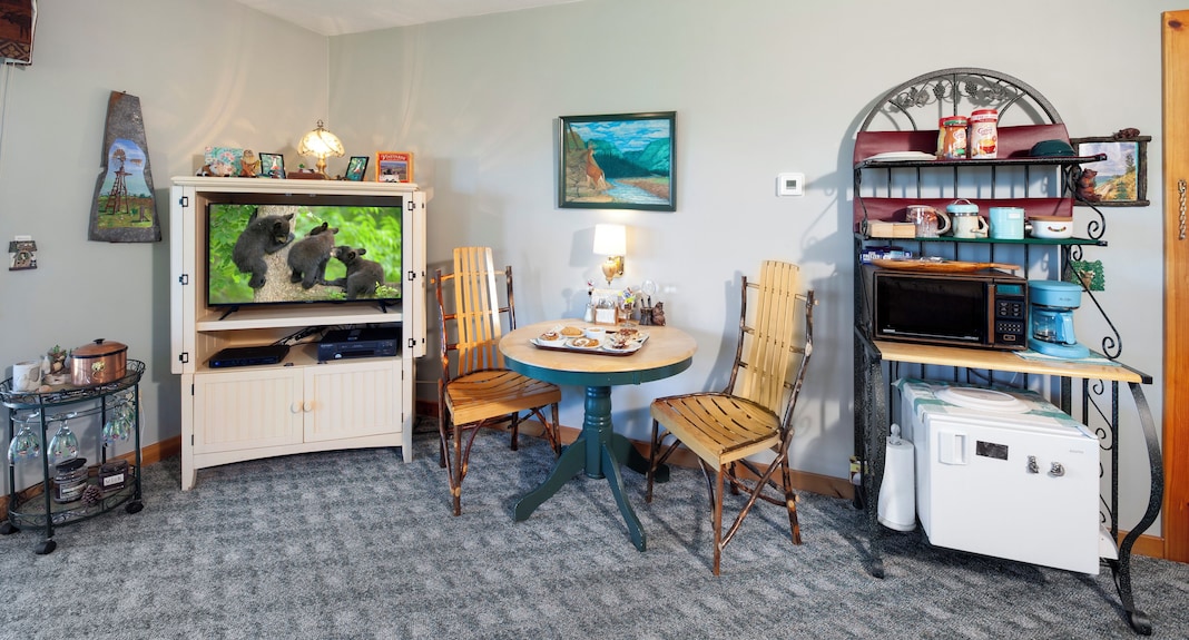 Nature Getaway, Menu Breakfast Served In Your Room - Michigan